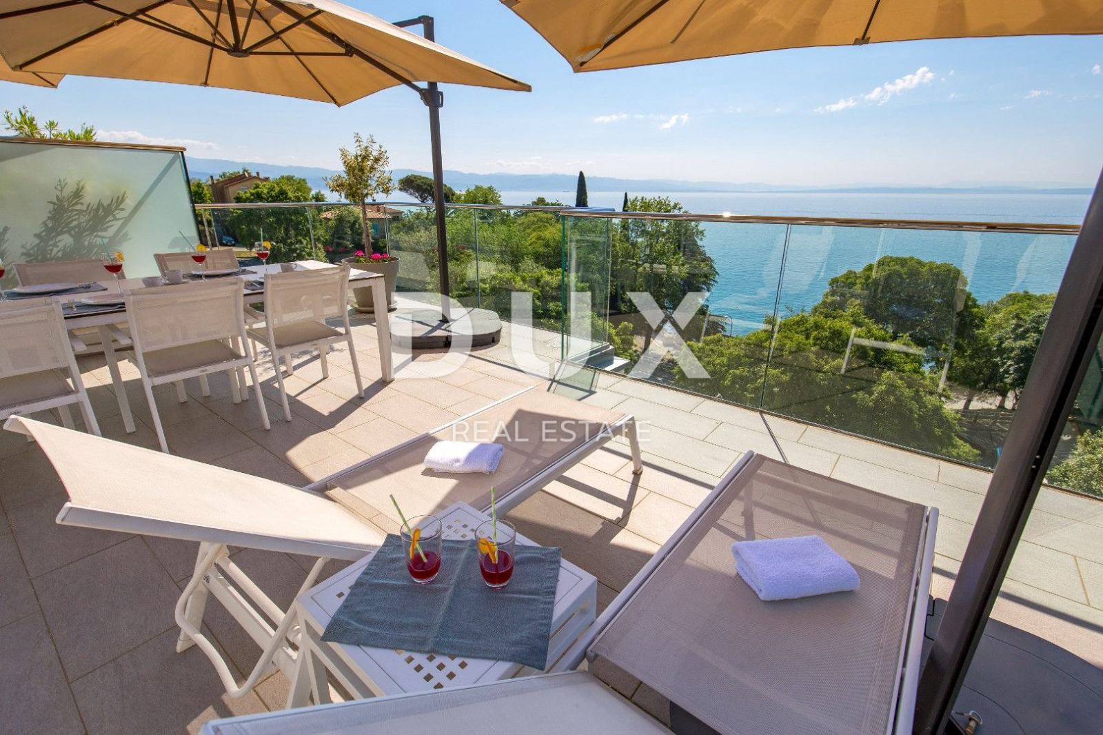 OPATIJA, LOVRAN - ekskluzivni stan 50 m od mora (prodaja)