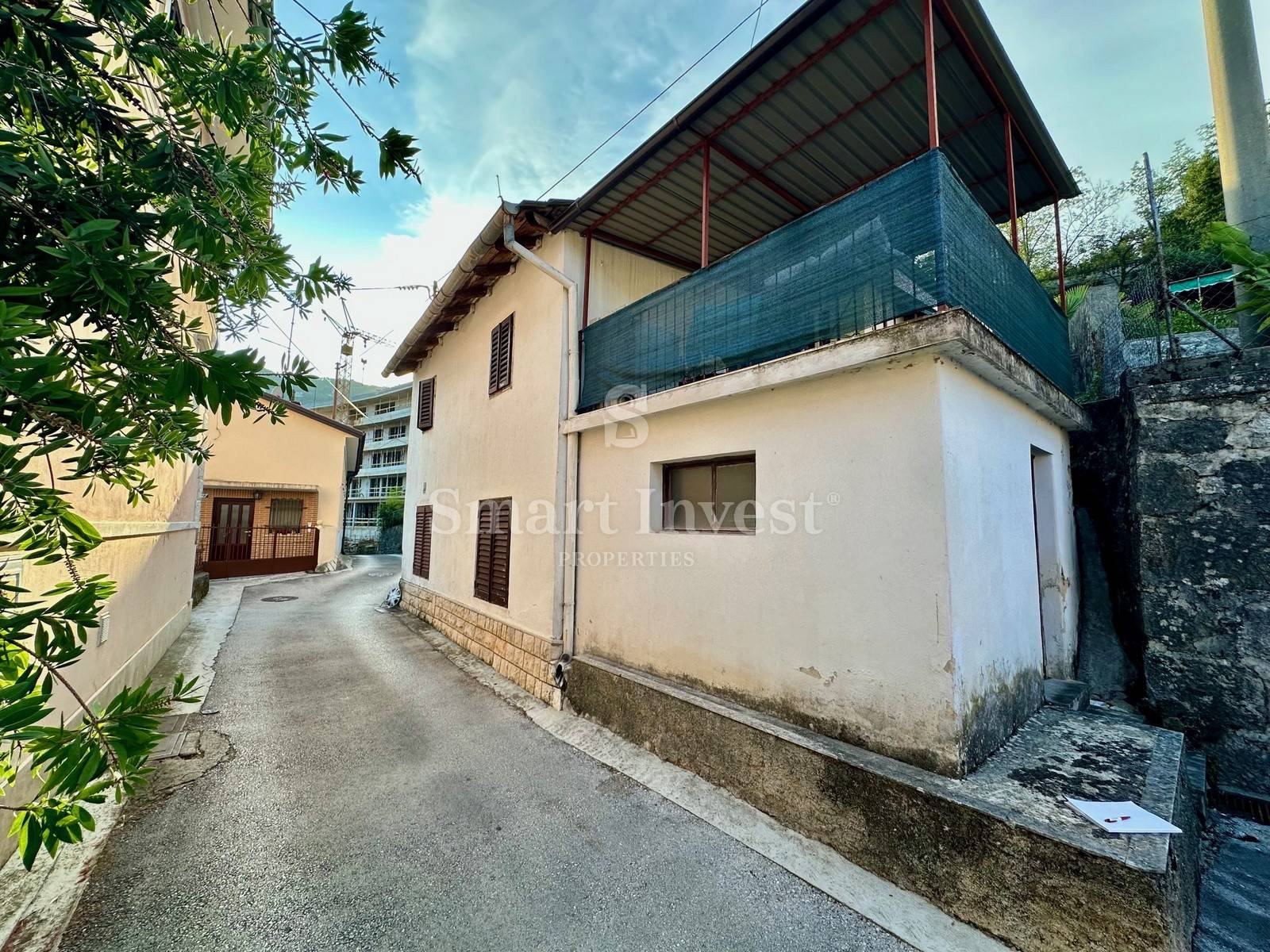 OPATIJA, manja primorska kuća blizu centra (prodaja)