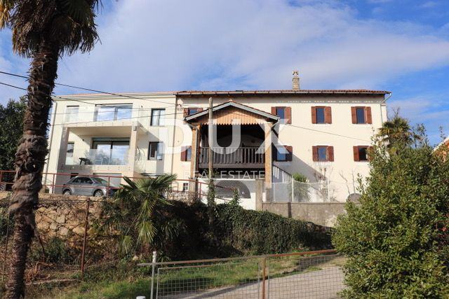 OPATIJA, POBRI - Vila iz 1886 godine sa kamenom starinom (prodaja)