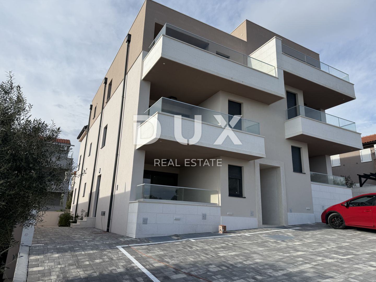 OTOK PAG, MANDRE 2s+db stan u kvalitetnoj novogradnji (prodaja)