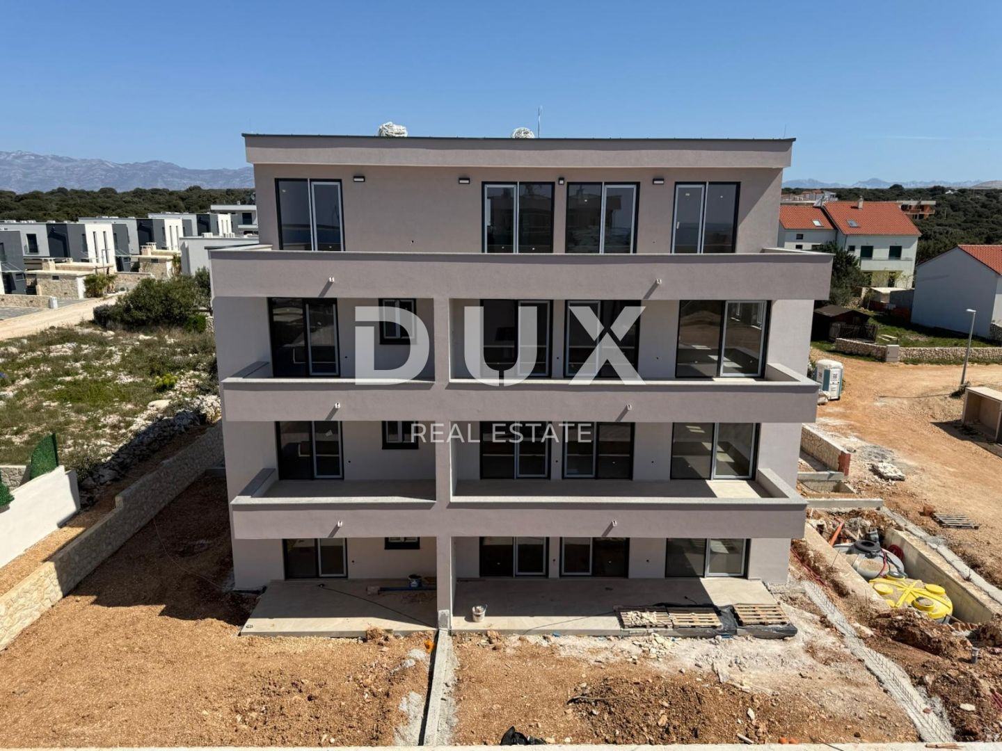 OTOK PAG, MANDRE- 3S+db penthouse u kvalitetnoj novogradnji (prodaja)