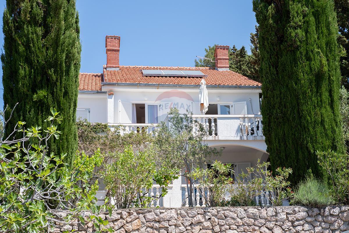 Otok Rab, Barbat, obiteljska kuća 350m2 (prodaja)