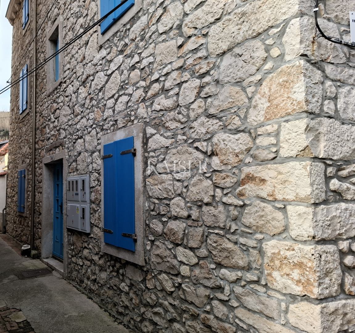 Otok Susak, dvosoban stan 61 m2 (prodaja)