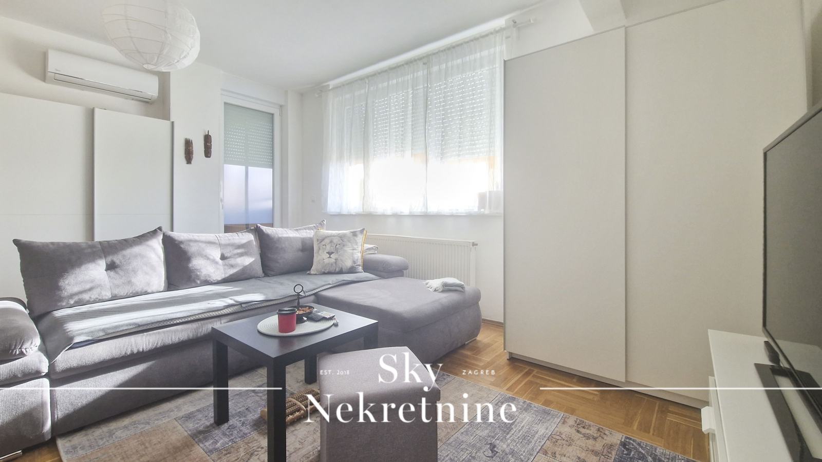 ŽITNJAK, trosoban stan, parking (prodaja)