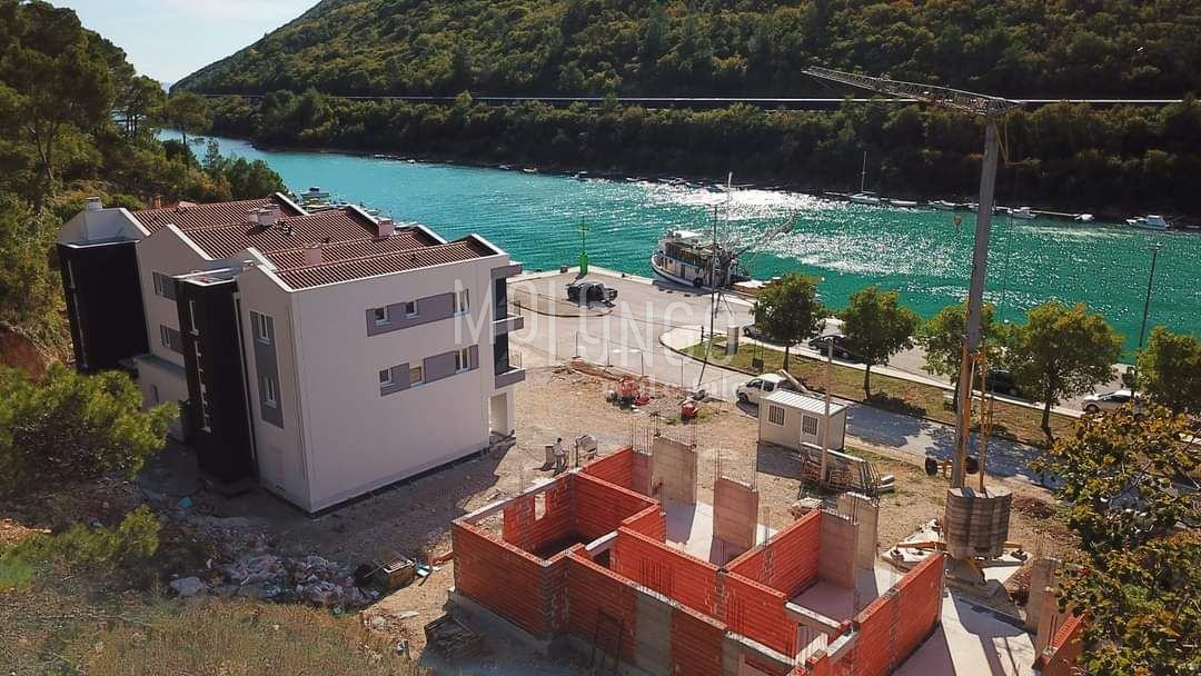 PLOMIN LUKA, LABIN - PRVI RED DO MORA, 1SB+DB novogradnja (prodaja)