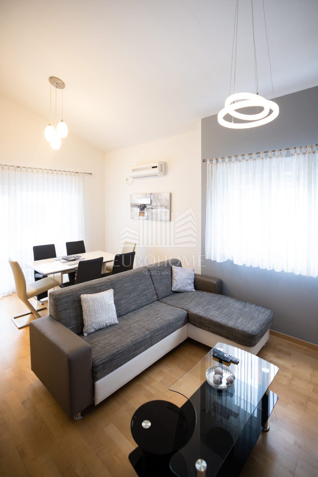 Plovanija,dvosoban stan,70m2+2PM, dugoročni najam! (iznajmljivanje)