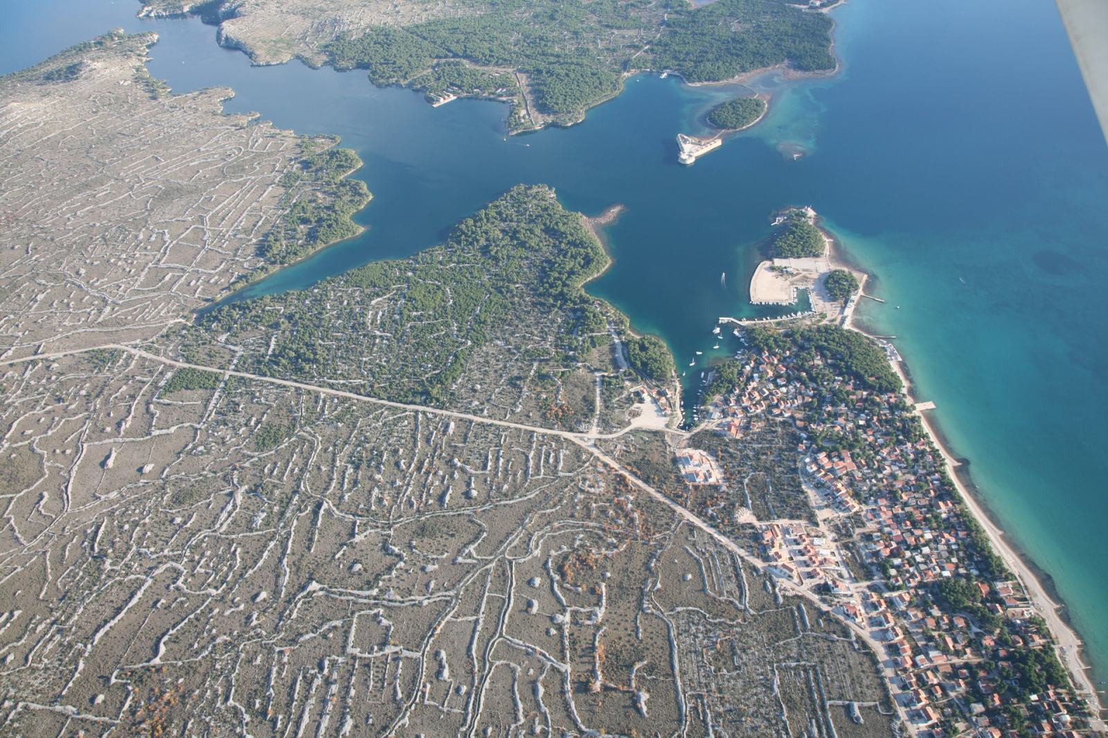 Poljoprivredno zemljište, Jadrija, 1838 m2