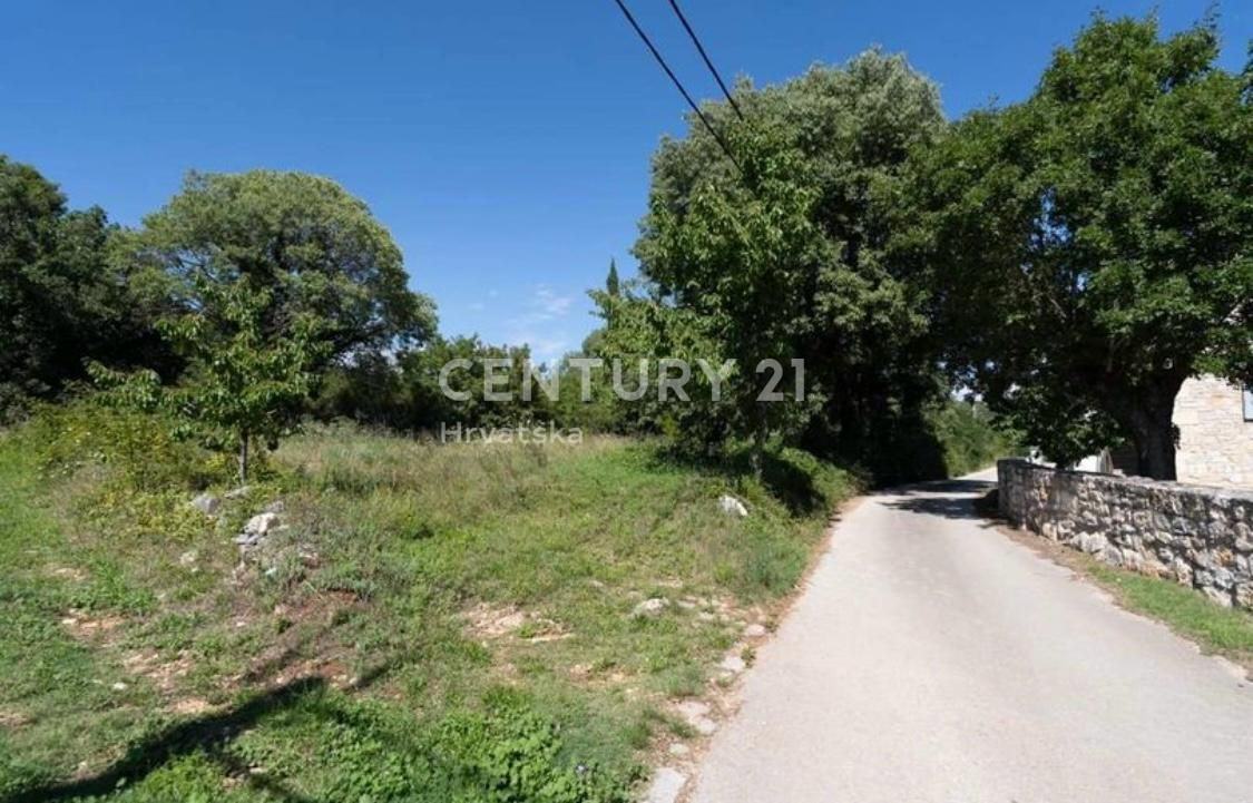 POREČ, BADERNA ATRAKTIVNO GRAĐEVINSKO ZEMLJIŠTE