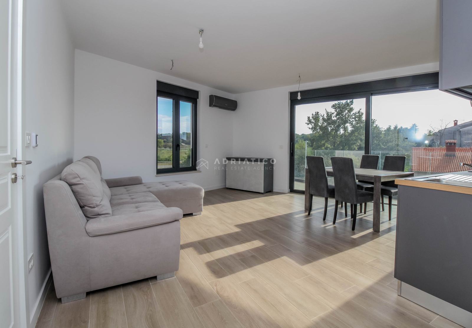 POREČ Moderan stan (prodaja)