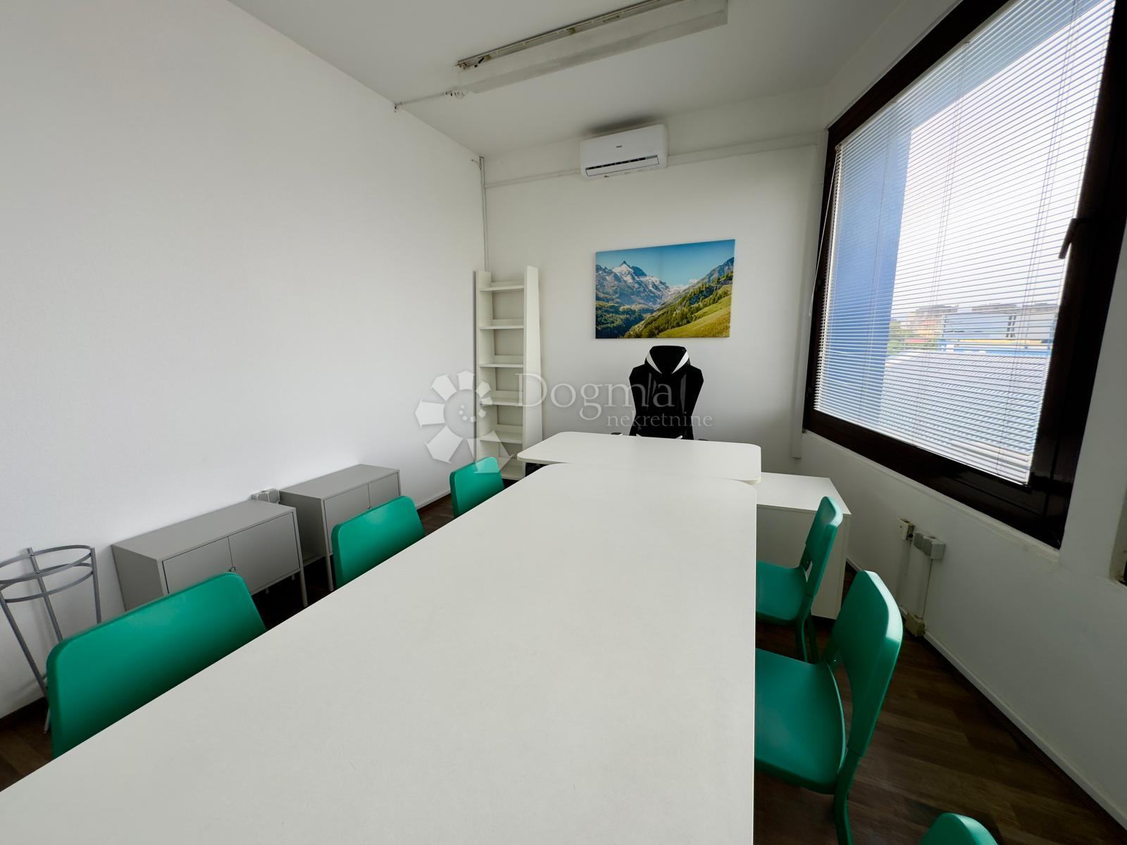 POSLOVNI PROSTOR, AUTOBUSNI KOLODVOR, IDEALNO ZA URED (prodaja)