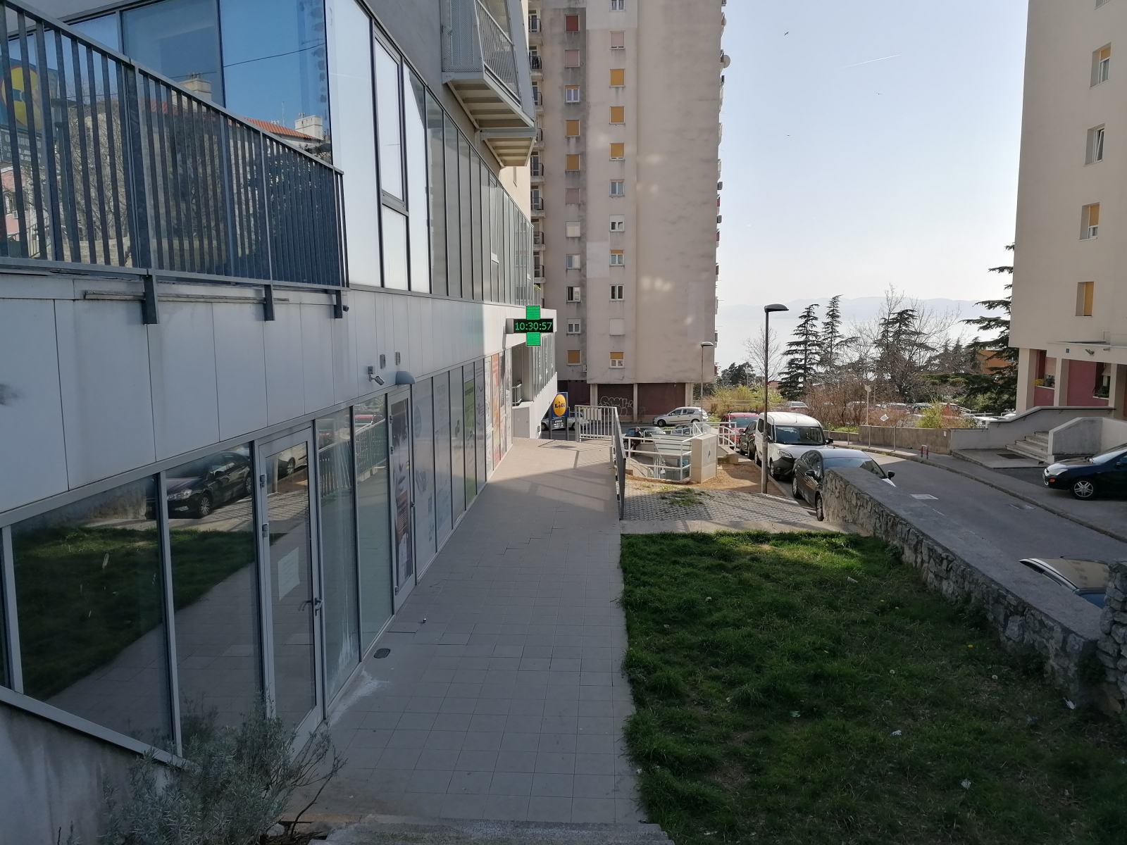 Poslovni prostor: Rijeka, uslužna djelatnost, 37,5 m2 + podrum gratis ...