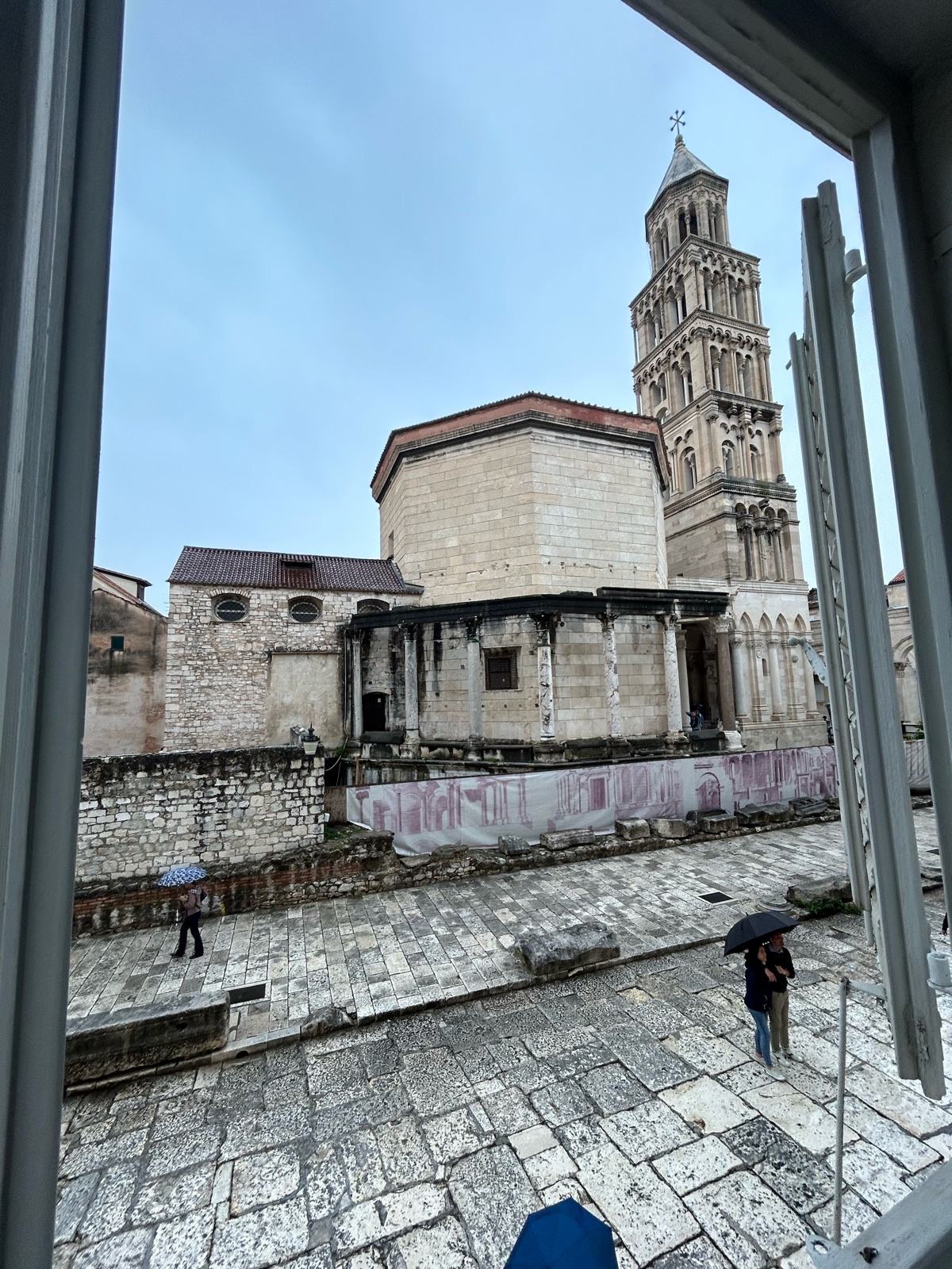 Poslovni prostor - STROGI CENTAR SPLITA *dugoročno* (iznajmljivanje)