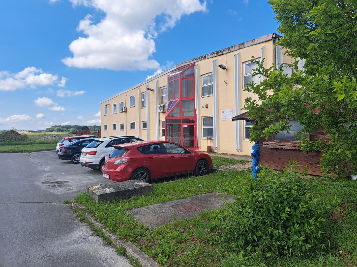 Poslovno proizvodni kompleks Cubinec-Križevci 4500 m² (prodaja)