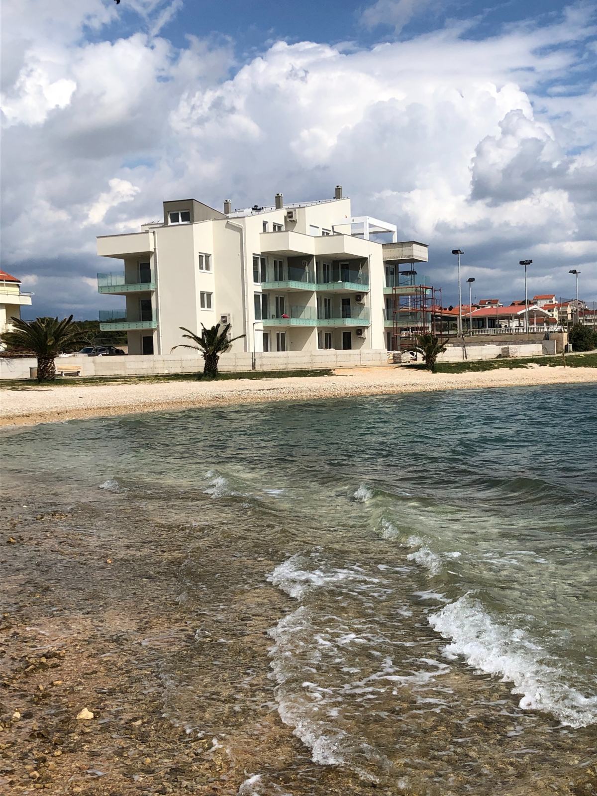 Povljana - apartmani prvi red - na plaži