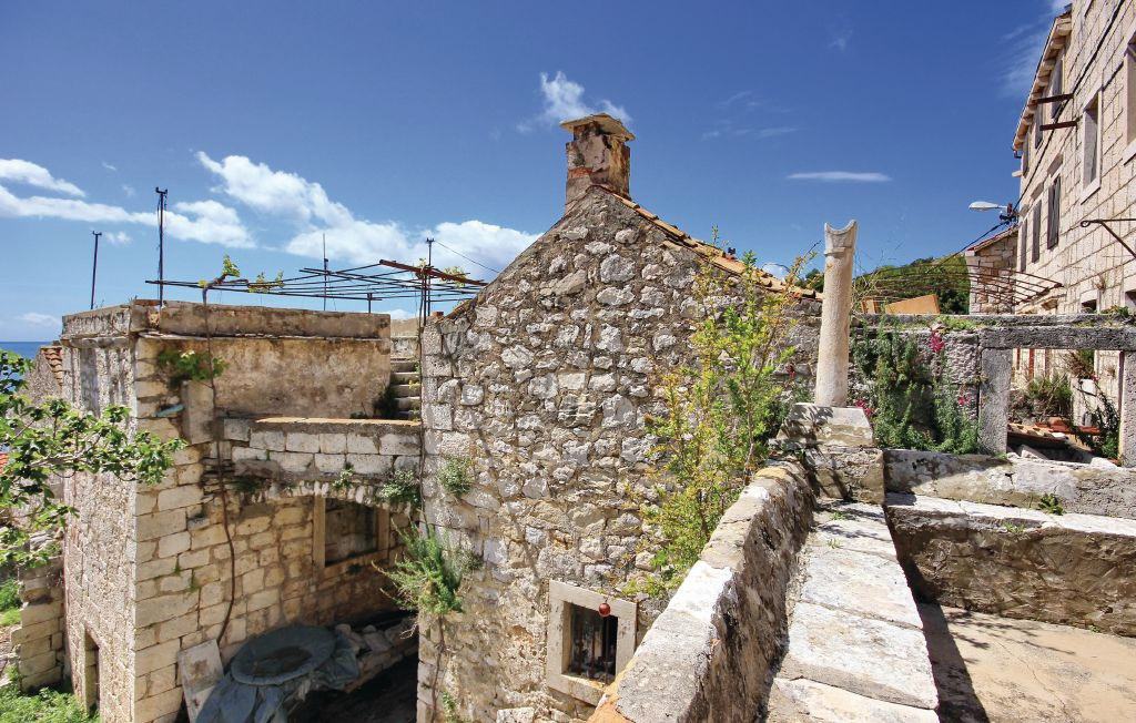 Stara dalmatinska kuća sa neopisivim pogledom (prodaja)