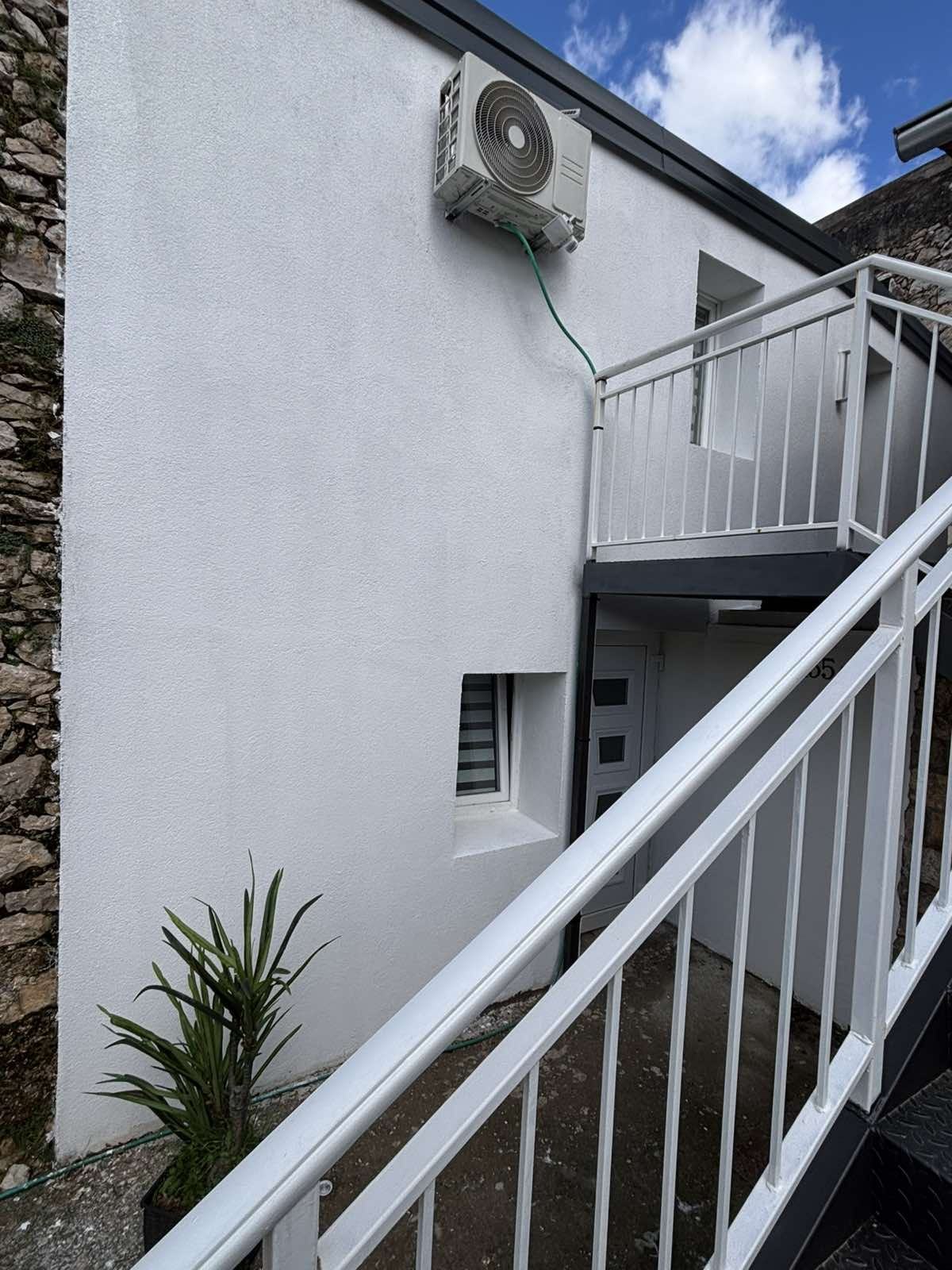PRIMORSKA KAMENA KUĆA PRAPUTNJAK (prodaja)
