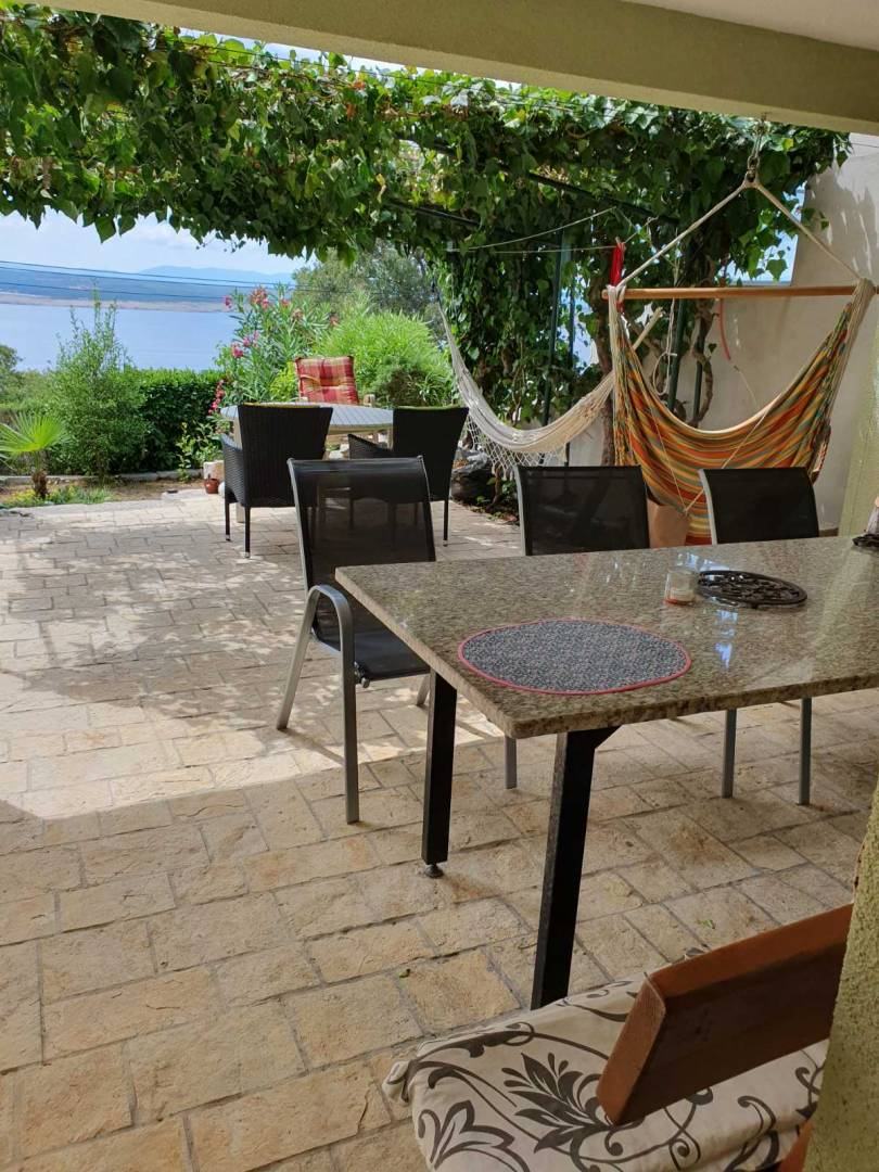 PRIMORSKA KUĆA SA LIJEPIM POGLEDOM, OKUĆNICOM!! (prodaja)