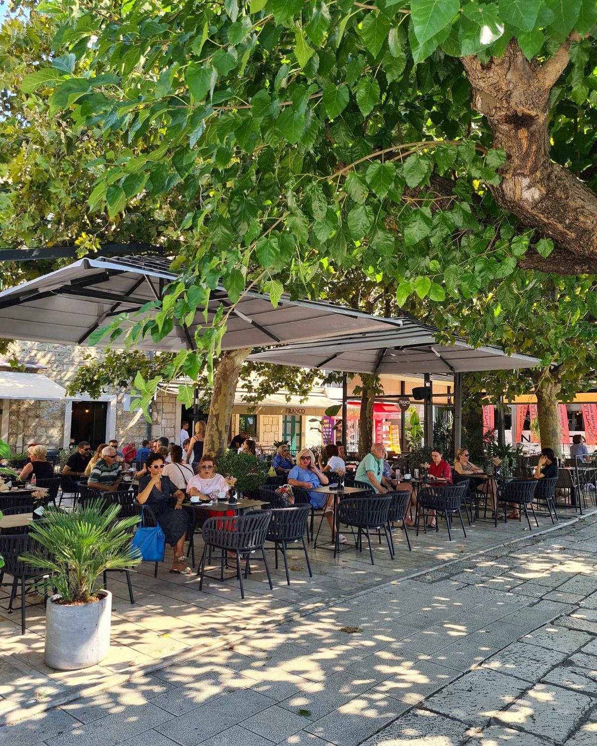 Prodaja firme, poslovanja, restoran, riva Makarska, burger bar Tinel ...