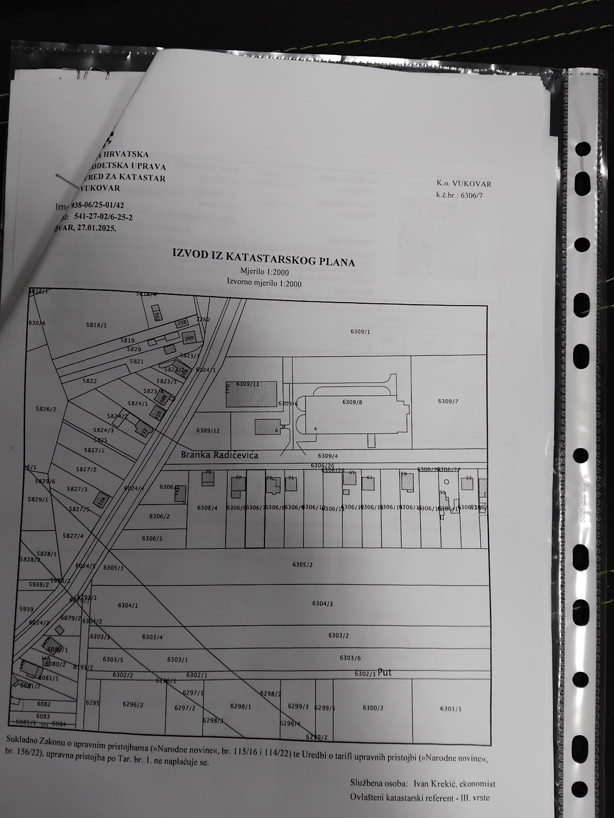 Prodaje se plac,veličine 915m2-sajmište/Vukovar