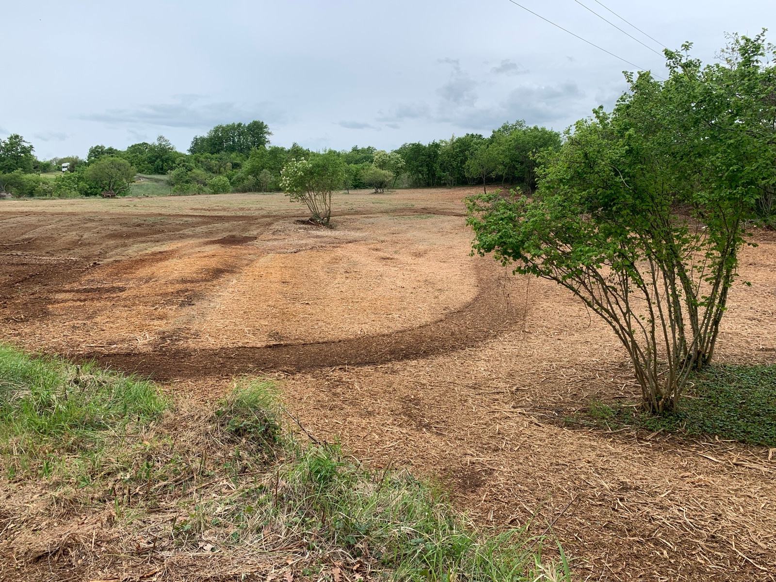 PRODAJEM GRAĐEVINSKO ZEMLJIŠTE 13.790m2
