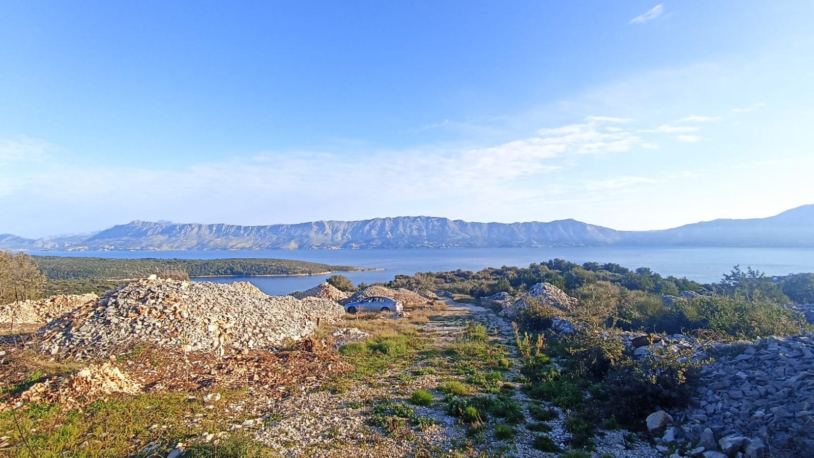 Prodajem maslinik 2 174 m2