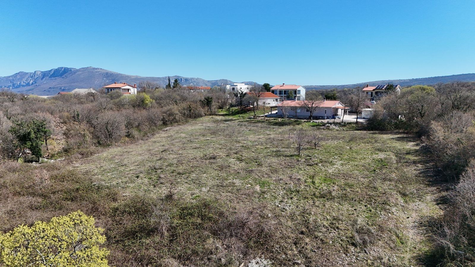 PRILIKA! Na prodaju 7 građevinskih parcela nedaleko centra Labina