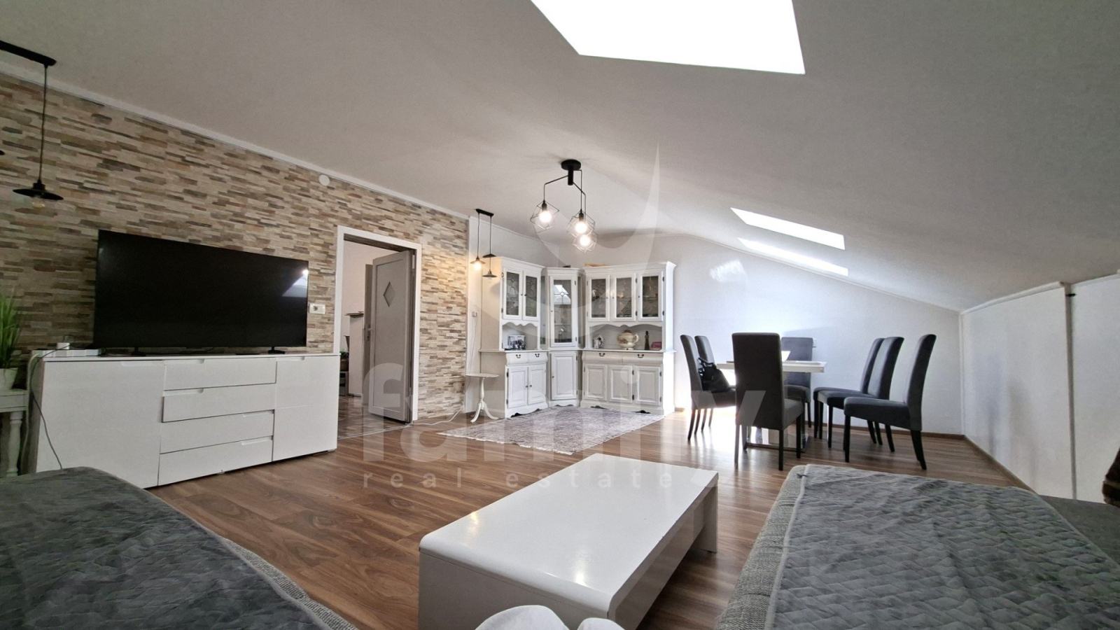 PROSTRAN OBITELJSKI STAN SA POGLEDOM NA GRAD (prodaja)