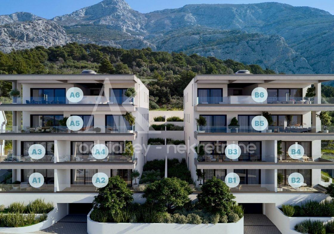 Prostran stan s terasom i balkonom (prodaja)