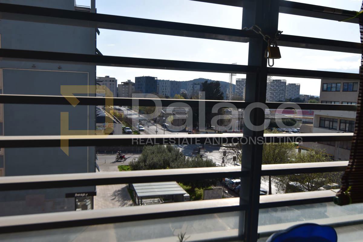 Prostran trosoban stan na Brodarici s garažnim mjestom (prodaja)