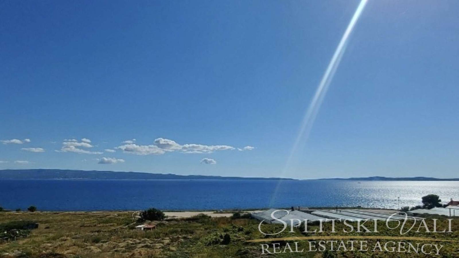 Prostran trosoban stan,Žnjan, 100m2,terasa, pogled (prodaja)