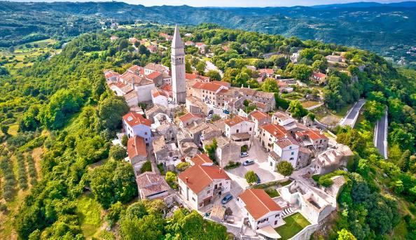 Prostrano Građevinsko Zemljište u Pićnu-1250m2