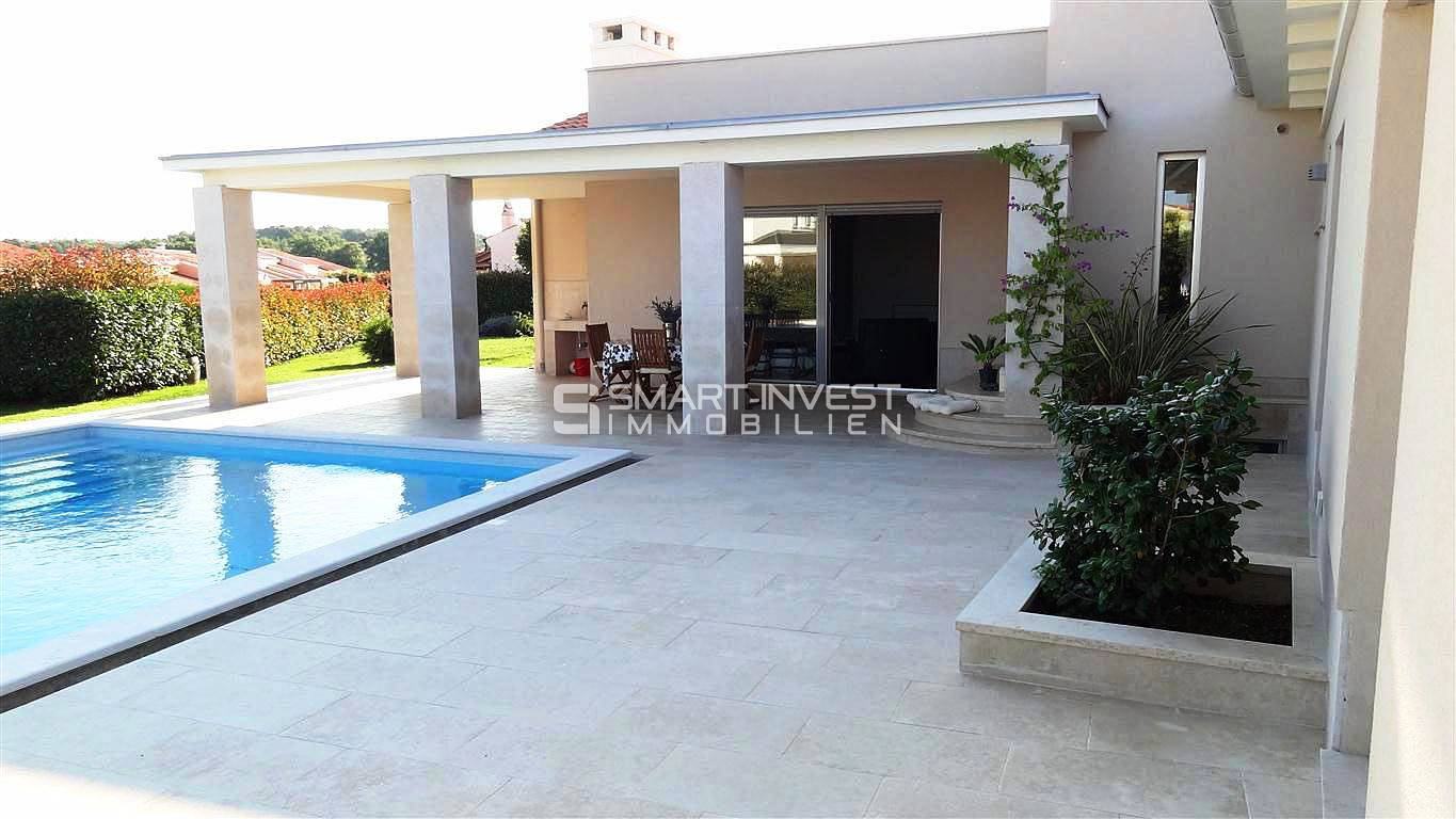 PULA-Banjole, luksuzna vila s bazenom drugi red do mora (prodaja)