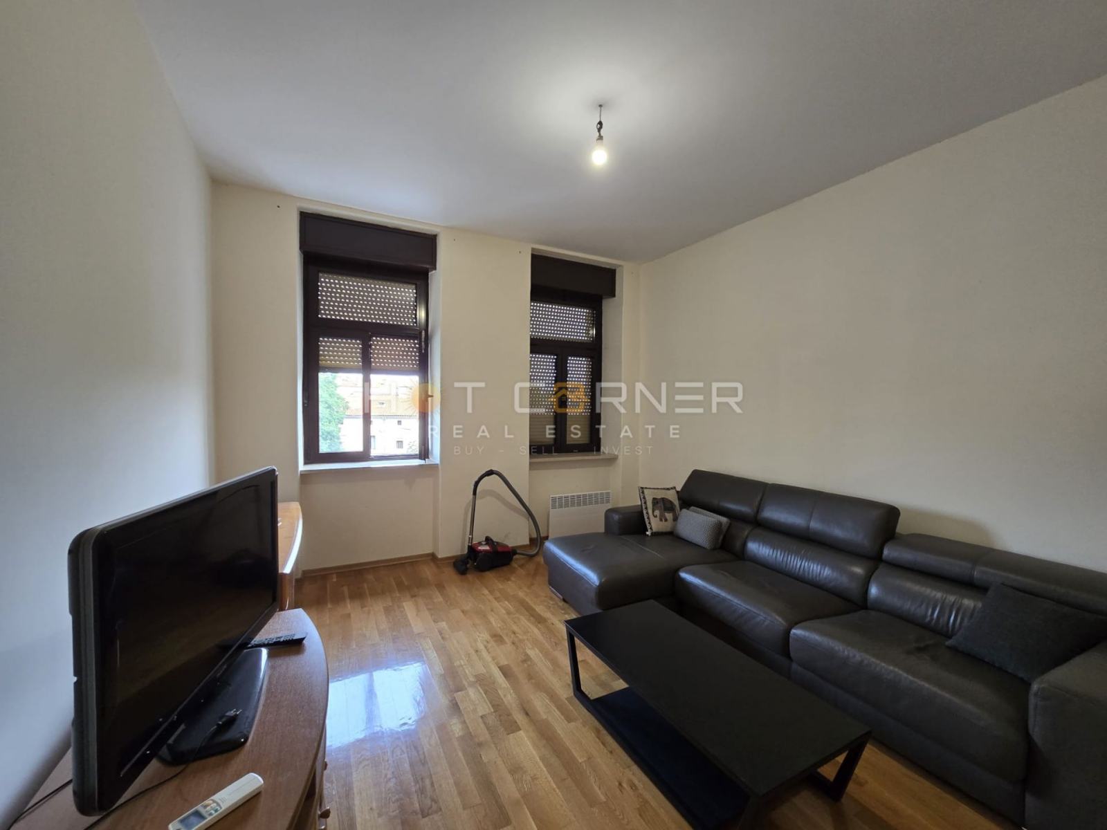 Pula, centar, 1. kat, frekventna lokacija (prodaja)