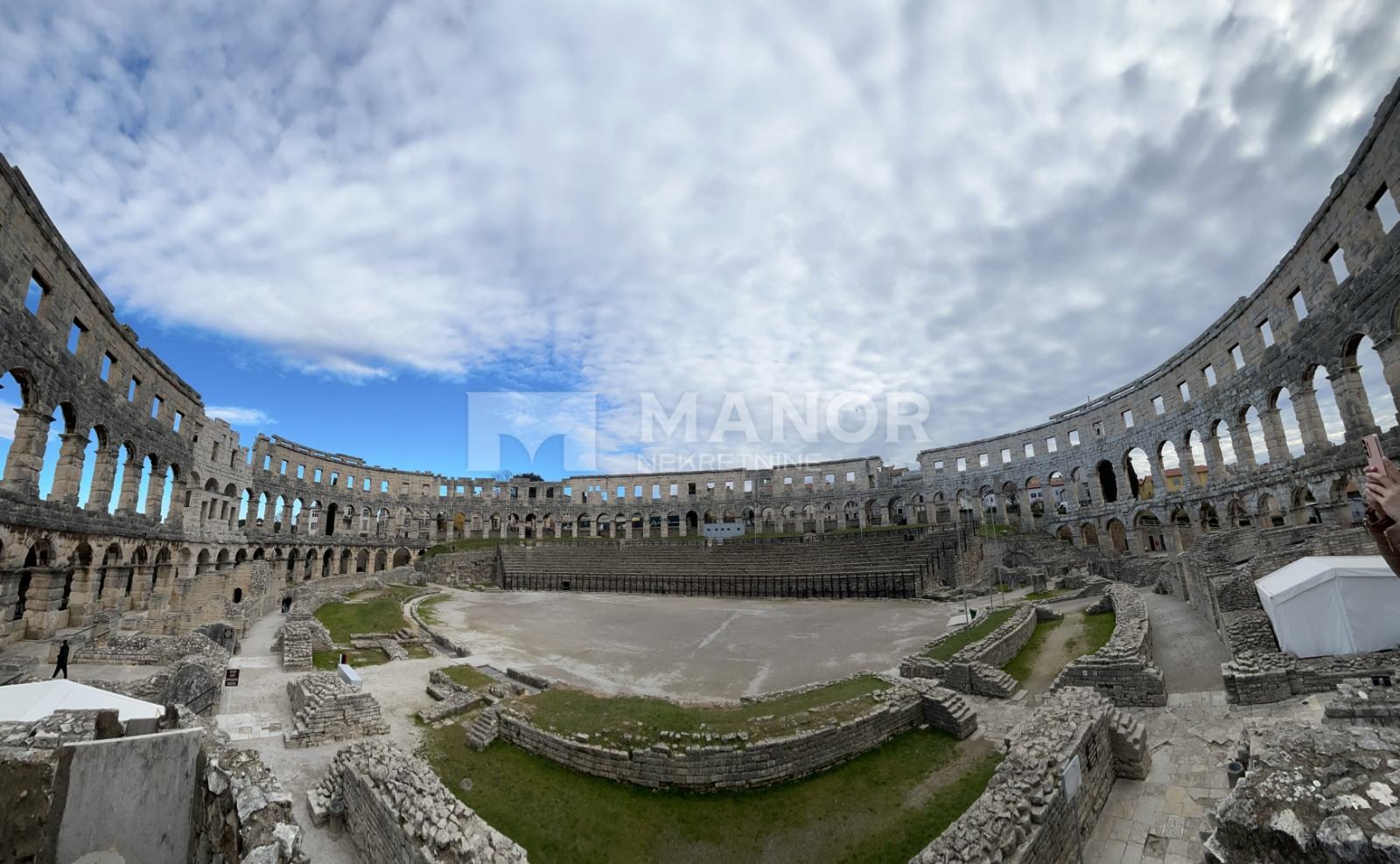 PULA, CENTAR - 3S+DB stan u neposrednoj blizini Arene - idealno za inv ...