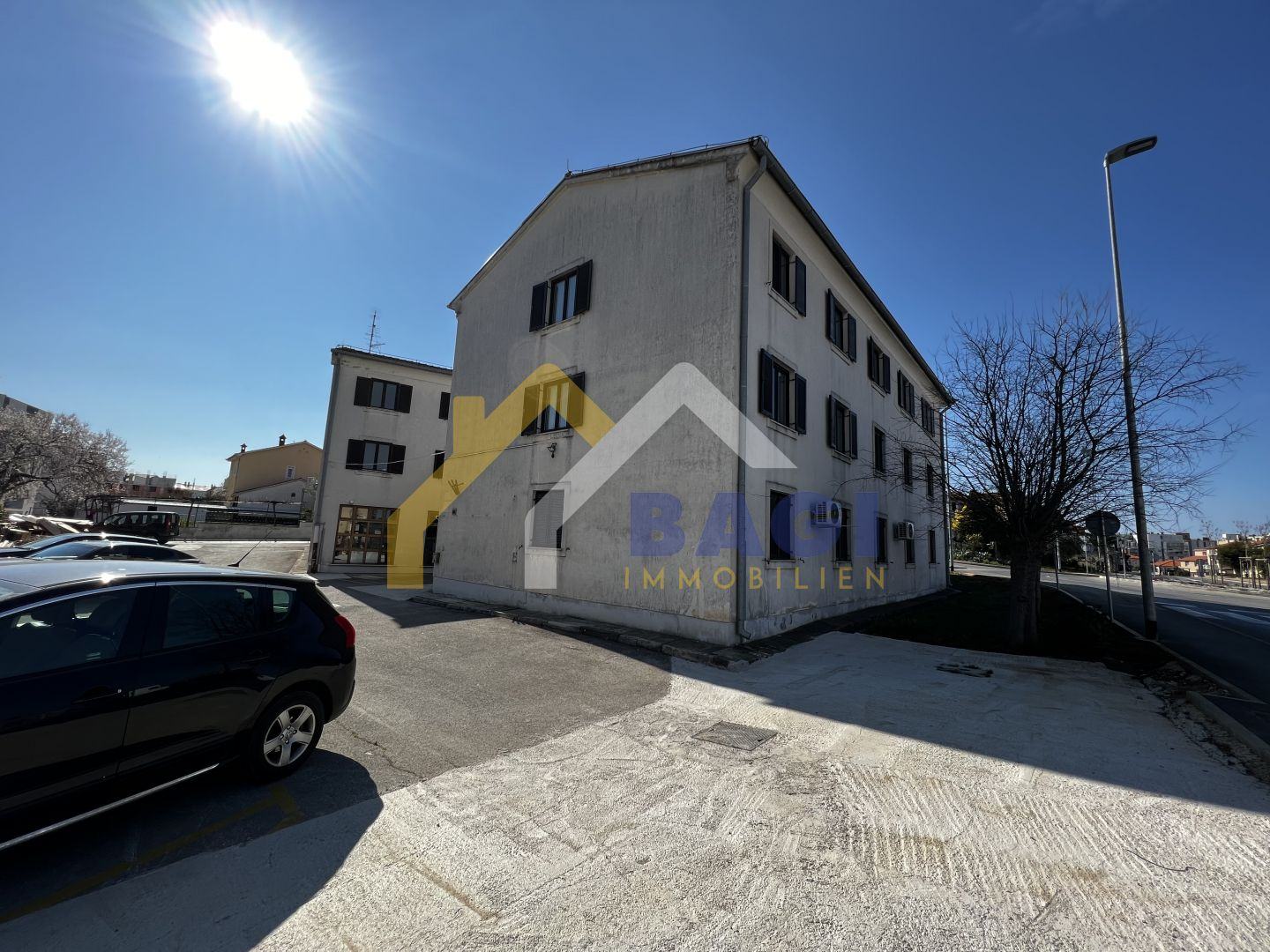 PULA - zgrada sa 42 jedinice (prodaja)