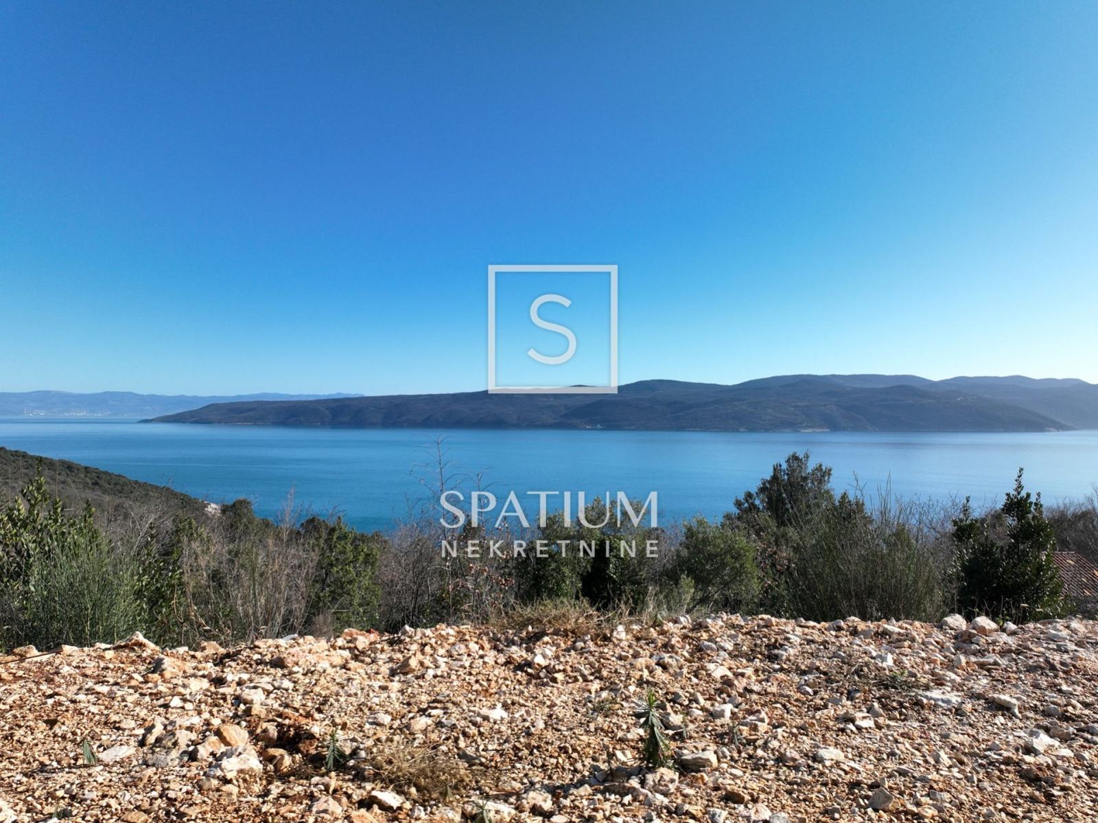 RABAC, GRAĐEVINSKO ZEMLJIŠTE S POGLEDOM NA MORE