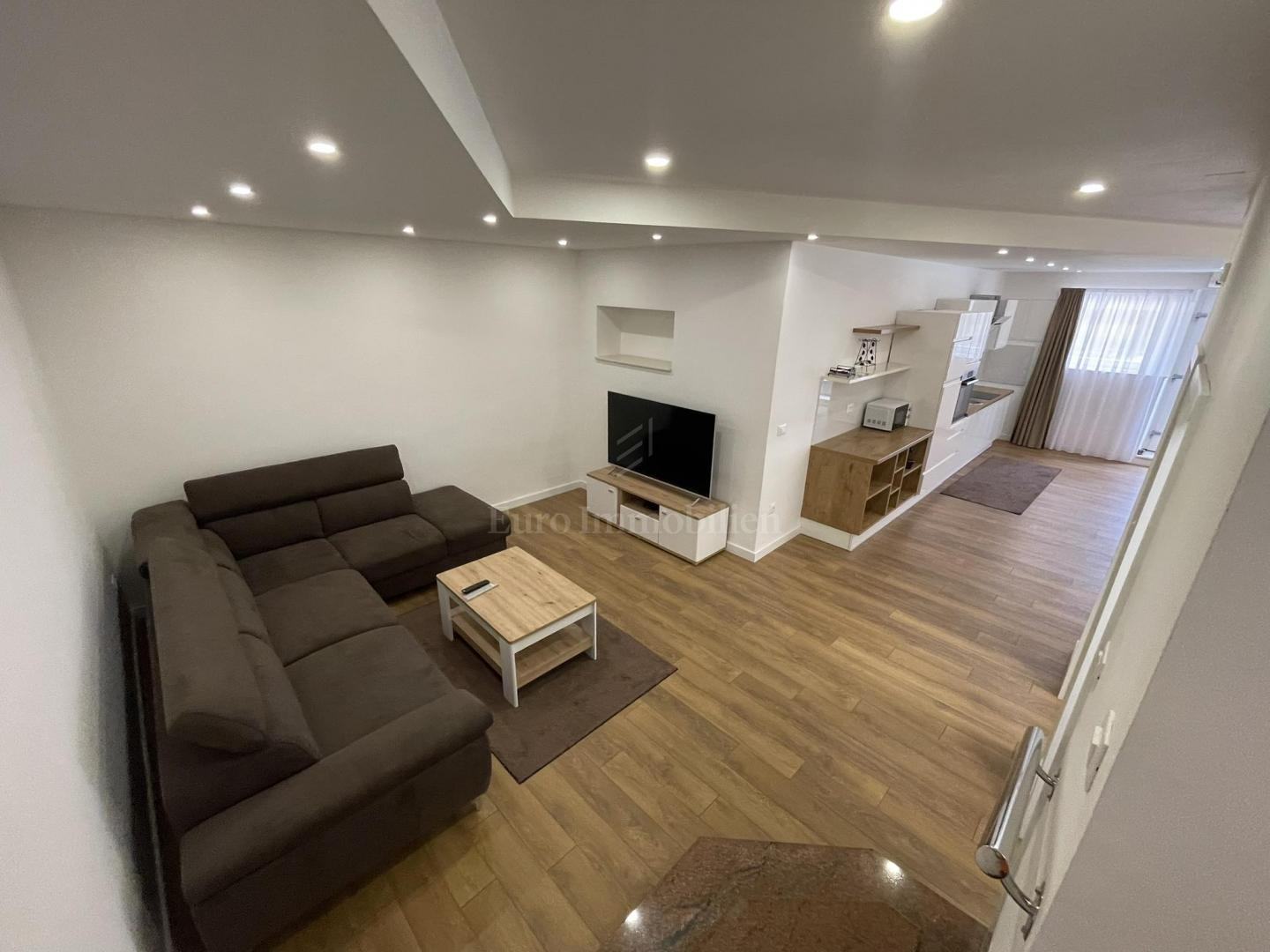 Renoviran dvoetažni apartman, Zadar-Relja (prodaja)