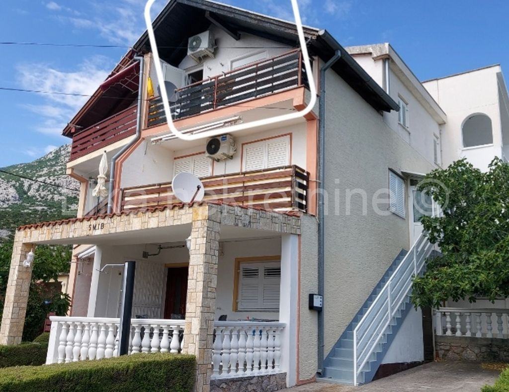 RIBARICA ( Karlobag ) - dvosobni apartman, 100 m od mora