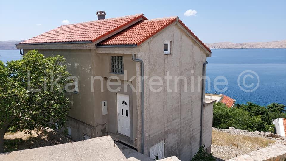 RIBARICA ( Karlobag ) - etaža kuće s mansadrom, terasa, parking (prodaja)