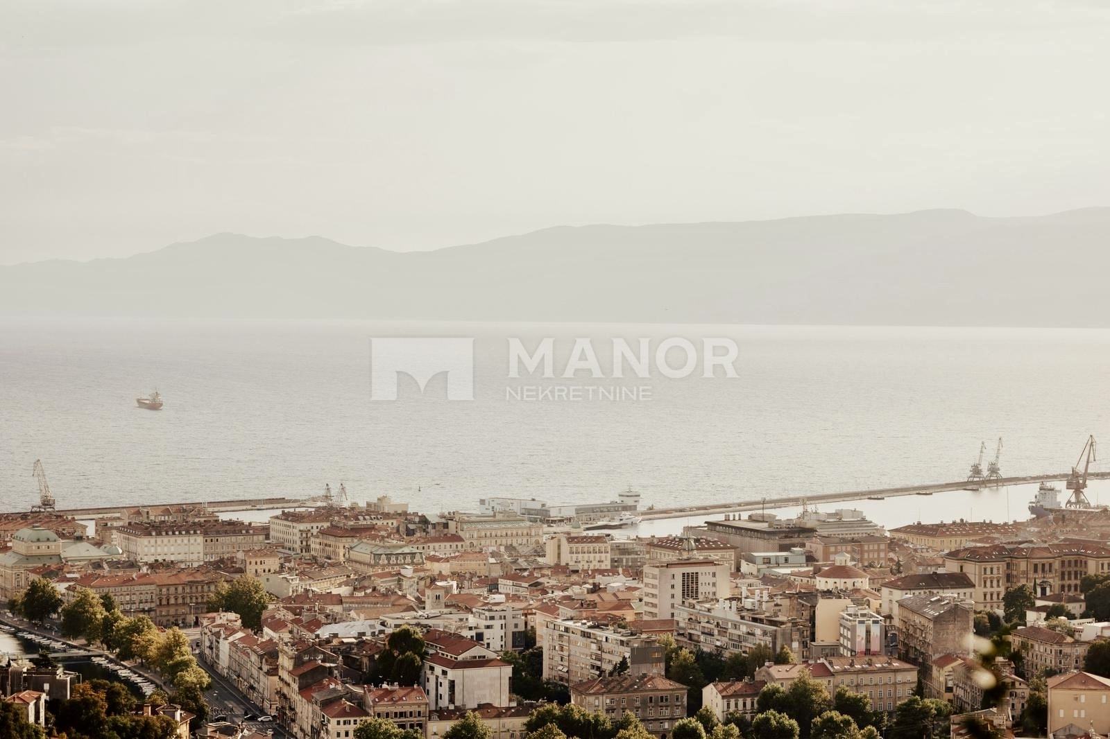 RIJEKA, BELVEDER - 2S klasični stan, panoramski pogled, 54 m2 (prodaja)