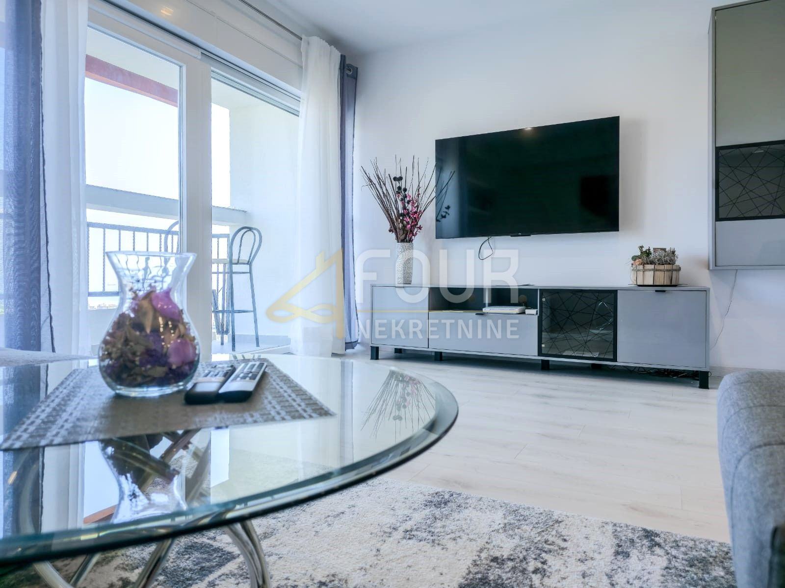 Rijeka, Belveder, adaptiran stan, 56.20m2, 1s+db, pogled na more (prodaja)