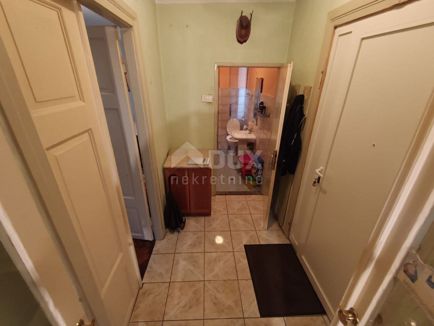 RIJEKA, BELVEDER- dvosoban stan na prvom katu (prodaja)