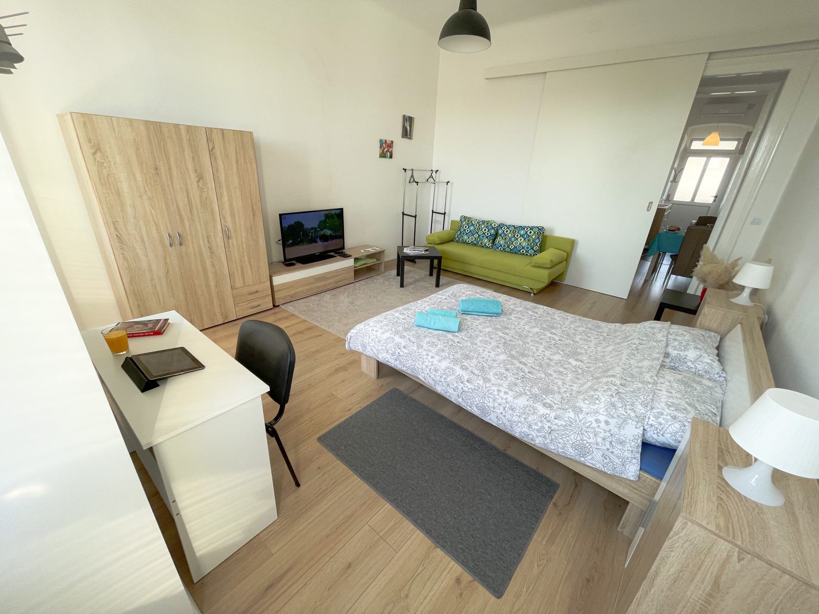 RIJEKA - centar, 2 apartmana PRODAJE VLASNIK (prodaja)