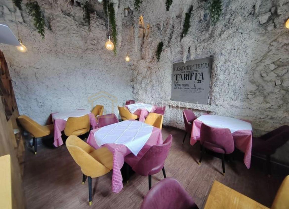 Rijeka,Centar,restoran sa uhodanim poslom,terasa! (prodaja)