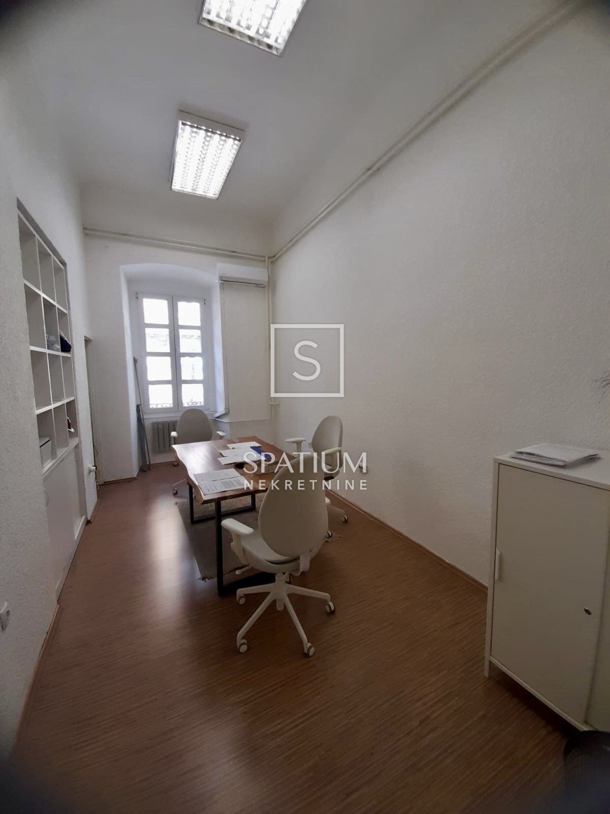 RIJEKA, CENTAR, URED 13 m2 (iznajmljivanje)