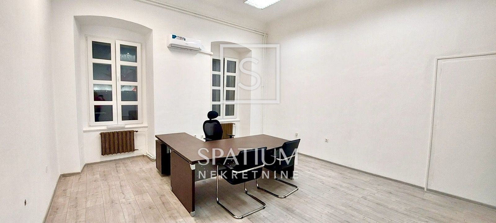 RIJEKA, CENTAR, URED 28 m2 (iznajmljivanje)