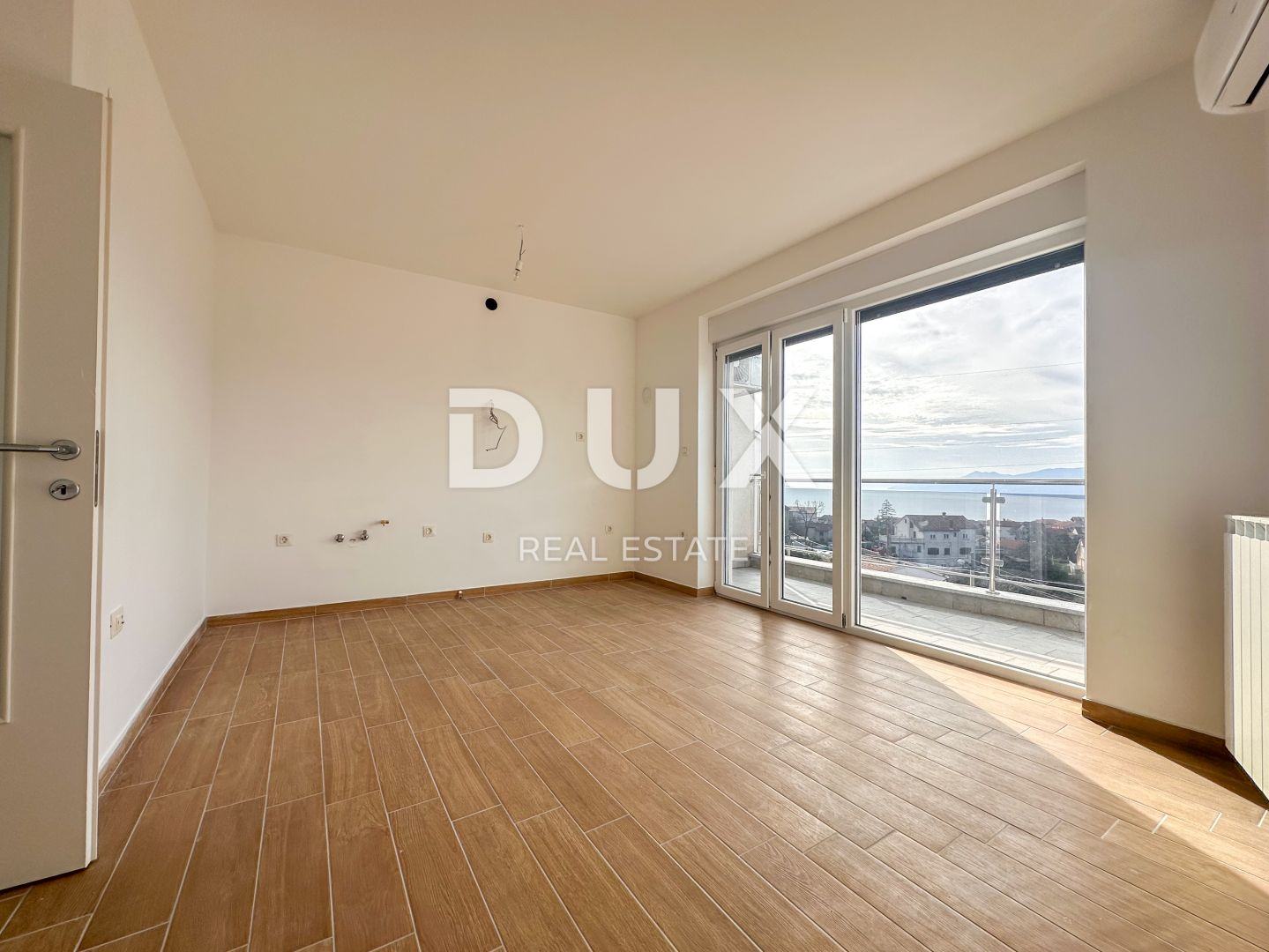 RIJEKA, GORNJI ZAMET - 2S+DB u novogradnji s pogledom na more (prodaja)