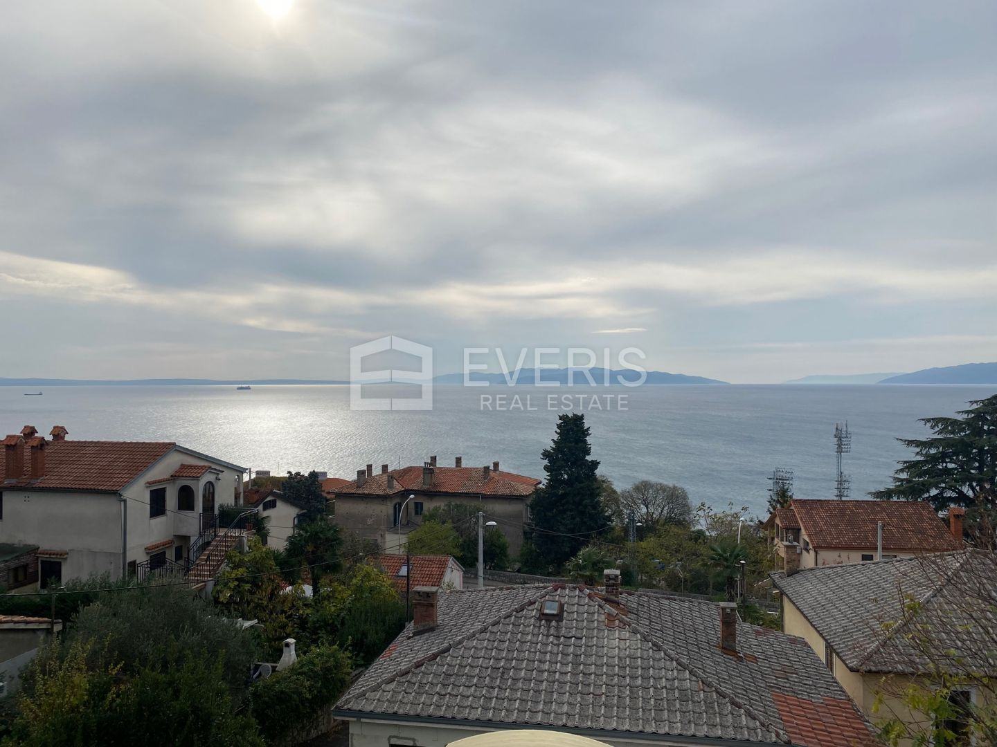 Rijeka, Kantrida, stan 100 m2 s pogledom na more (prodaja)