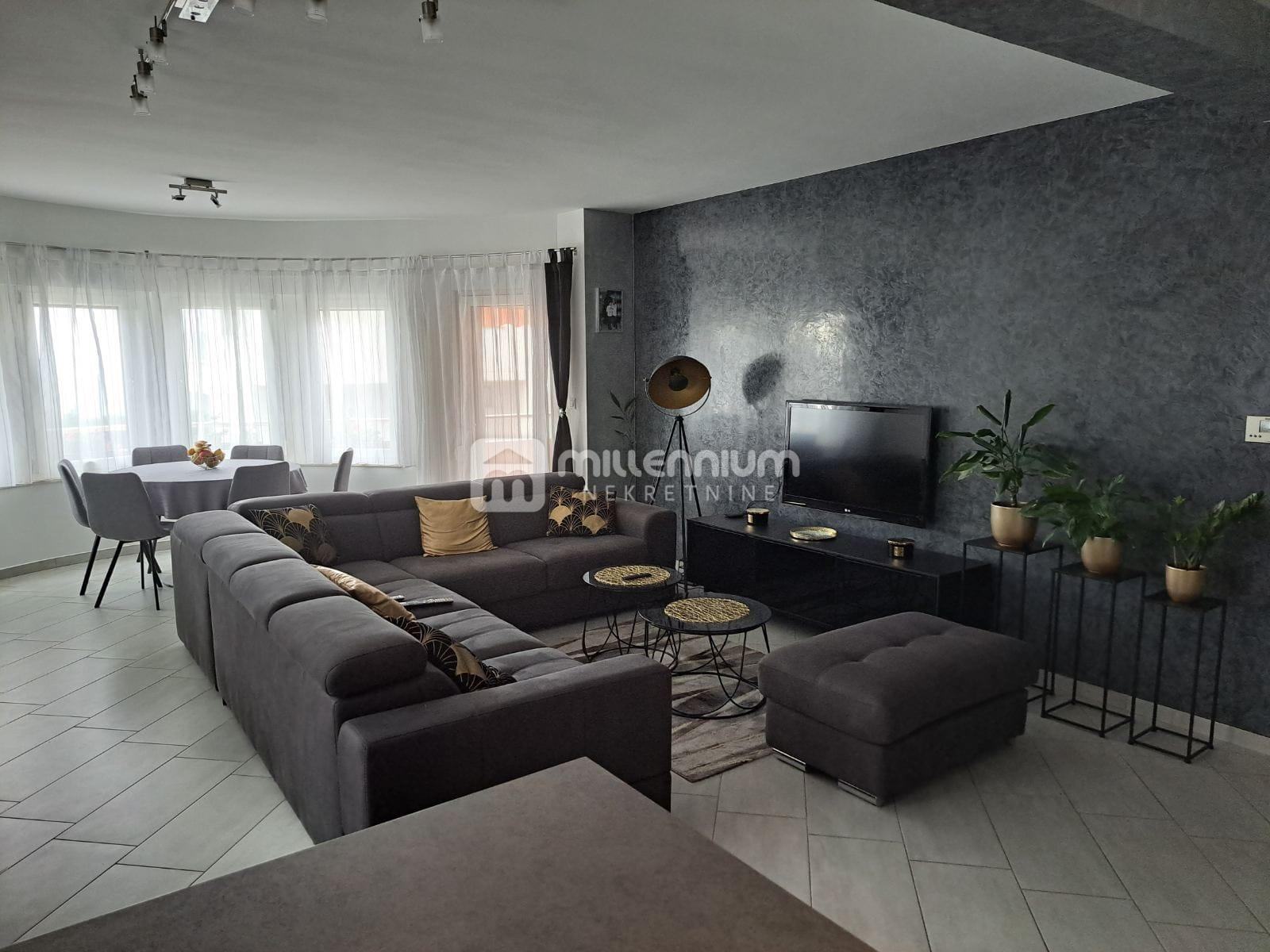 Rijeka, Kostrena, 103.47m2, 3s+db, pogled na more, okućnica, 3 parkrin ...