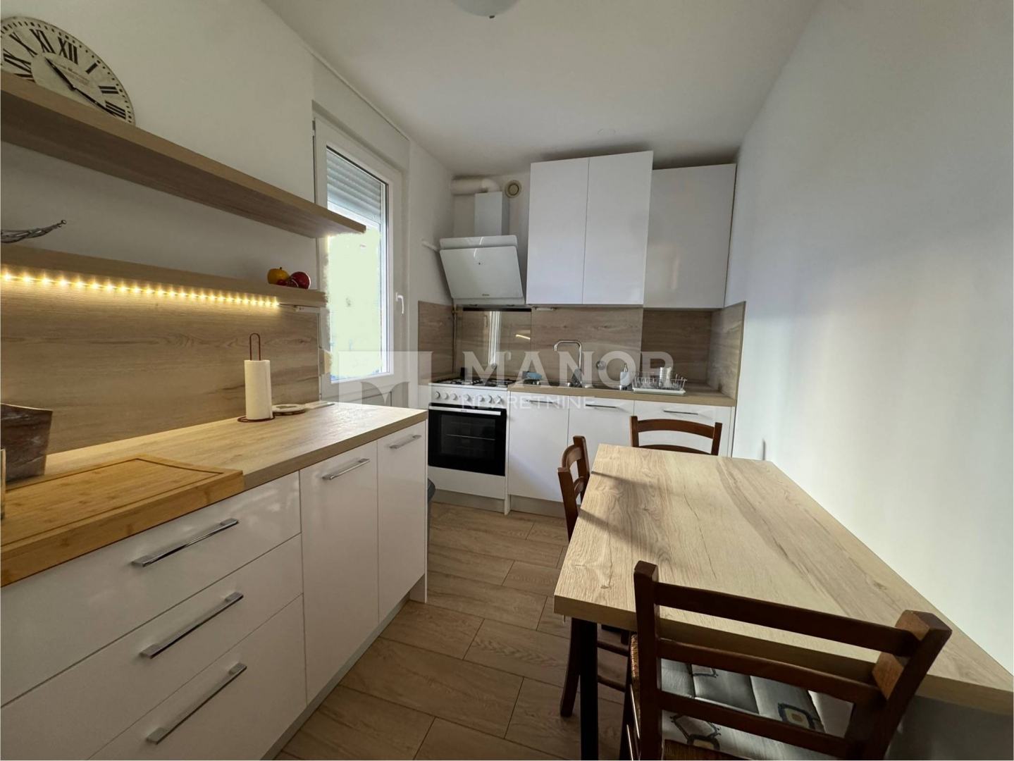 RIJEKA, KRNJEVO - 3S+DB stan, pogled na more, 2.kat (prodaja)